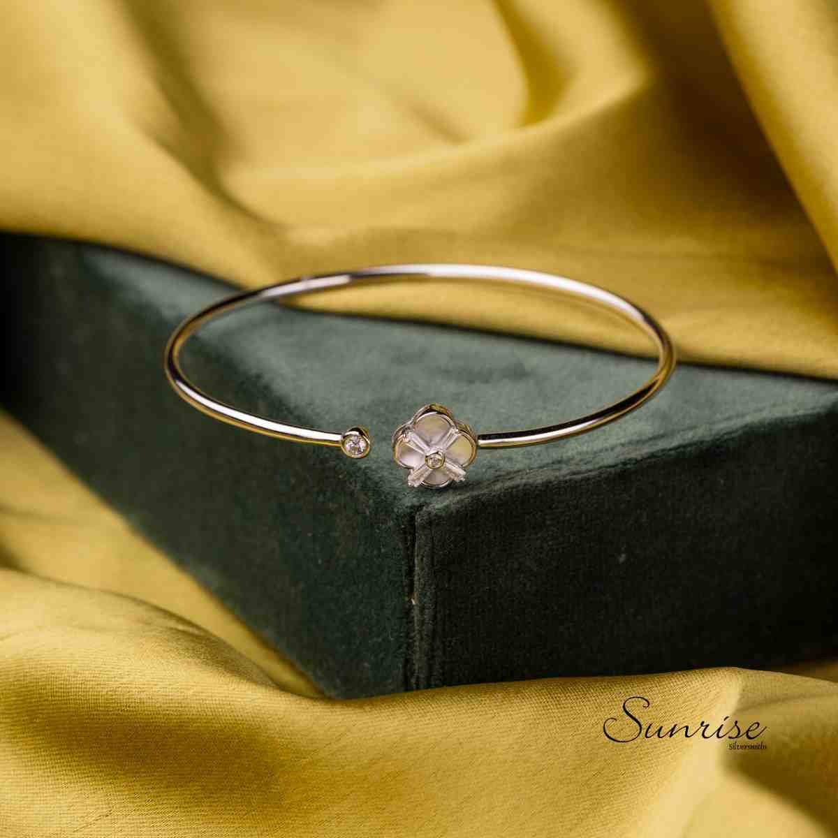 DAZZLING FLOWER KADA – Sunrise Silversmiths