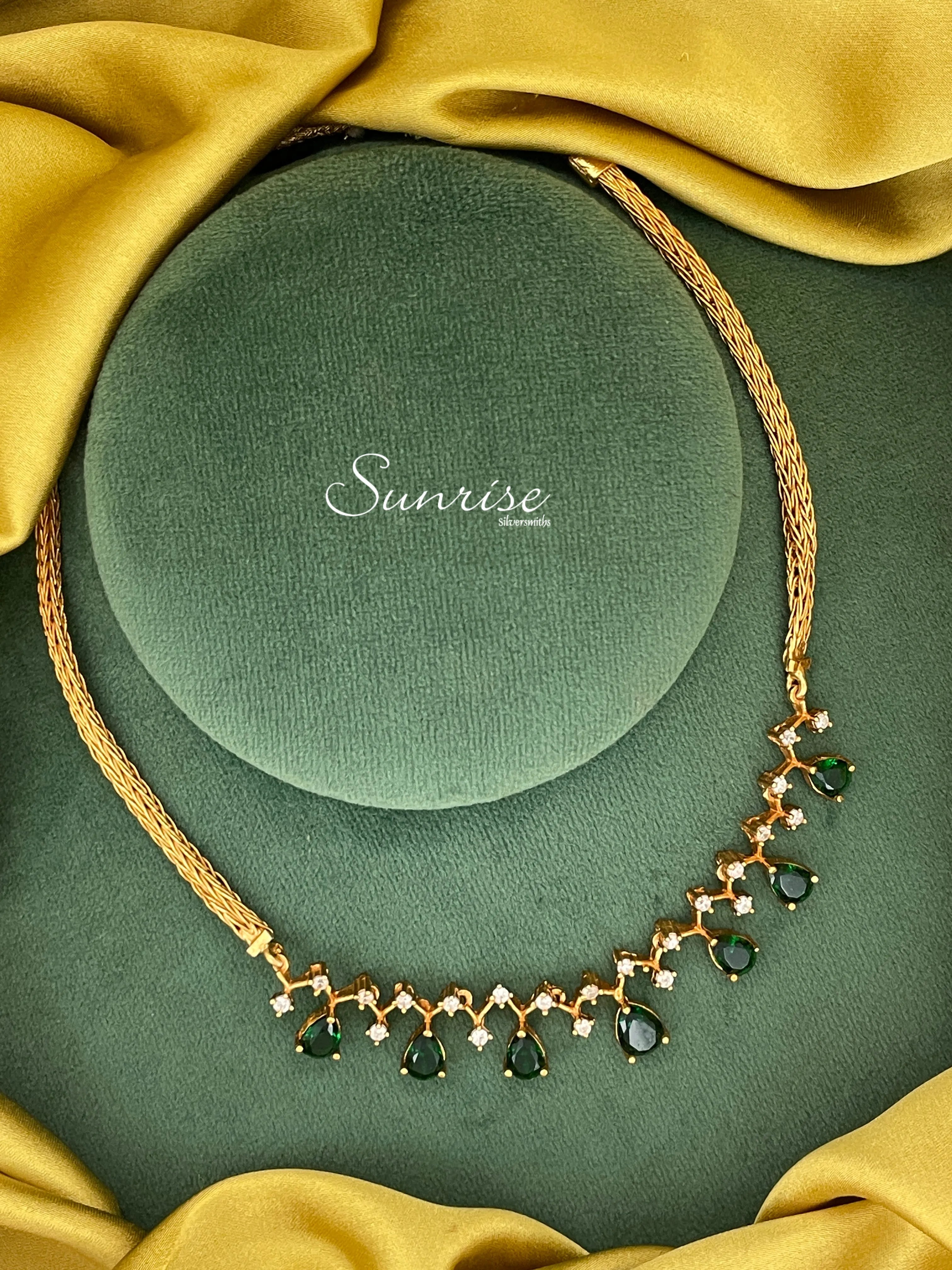 CLASSIC GREEN STONE NECKLACE – Sunrise Silversmiths