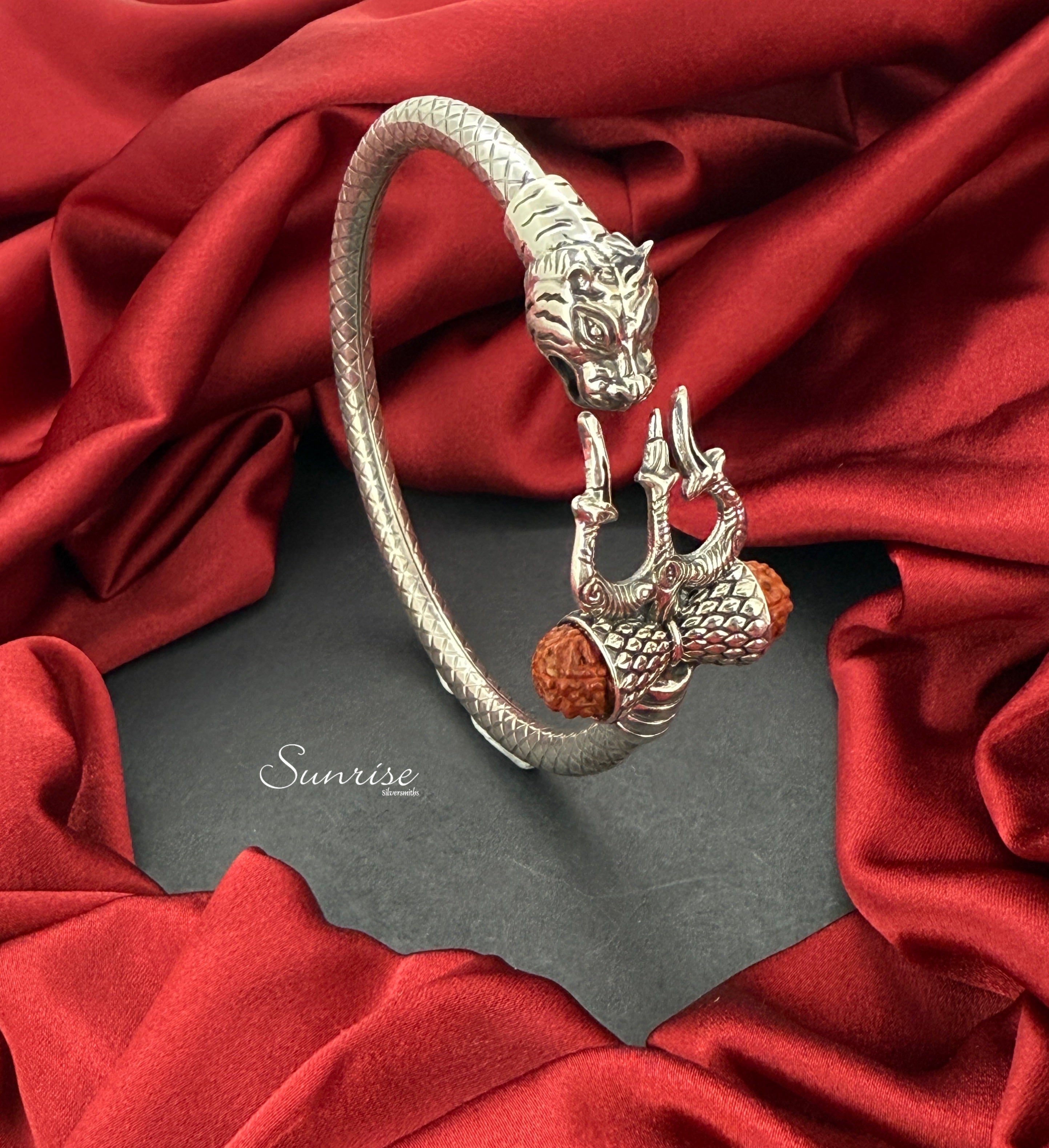 SIMHA-TRISUL-DAMRU KADA – Sunrise Silversmiths